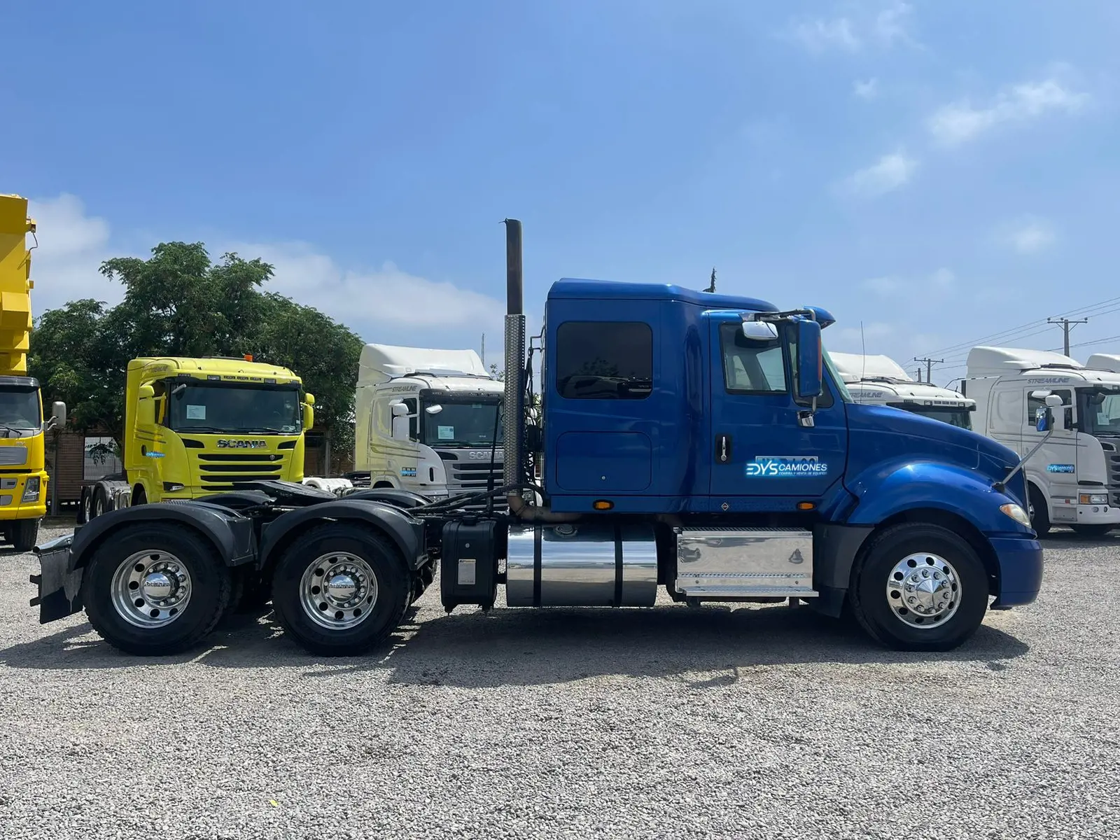 Tracto camión International Prostar - Año 2018 - 3 Ejes - Manual - Azul